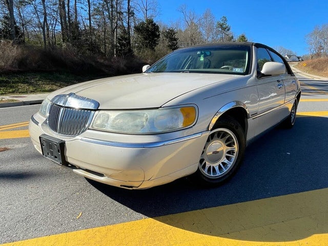 Used 2002 Lincoln Town Car Cartier for Sale (with Photos) - CarGurus Used 2002 Lincoln Town Car Cartier for Sale (with Photos) - CarGurus