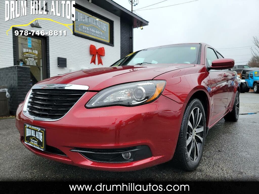 2022 Chrysler 200 Convertible Red