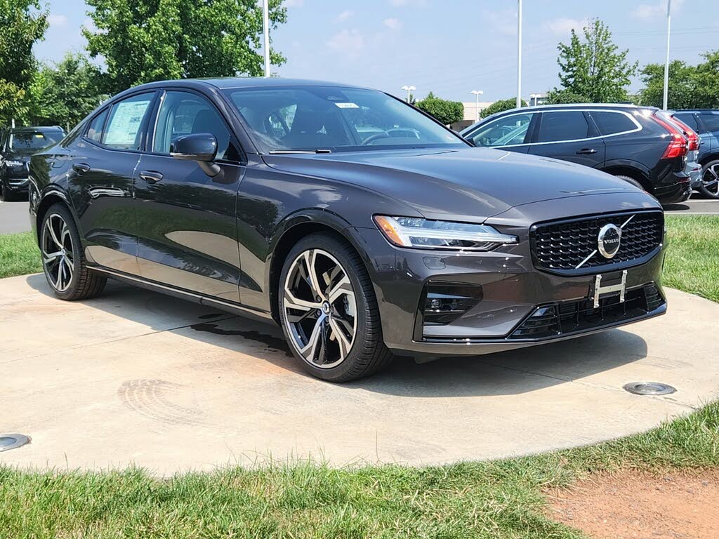 Used 2024 Volvo S60 B5 Core Dark Theme FWD for Sale in Maryland - CarGurus