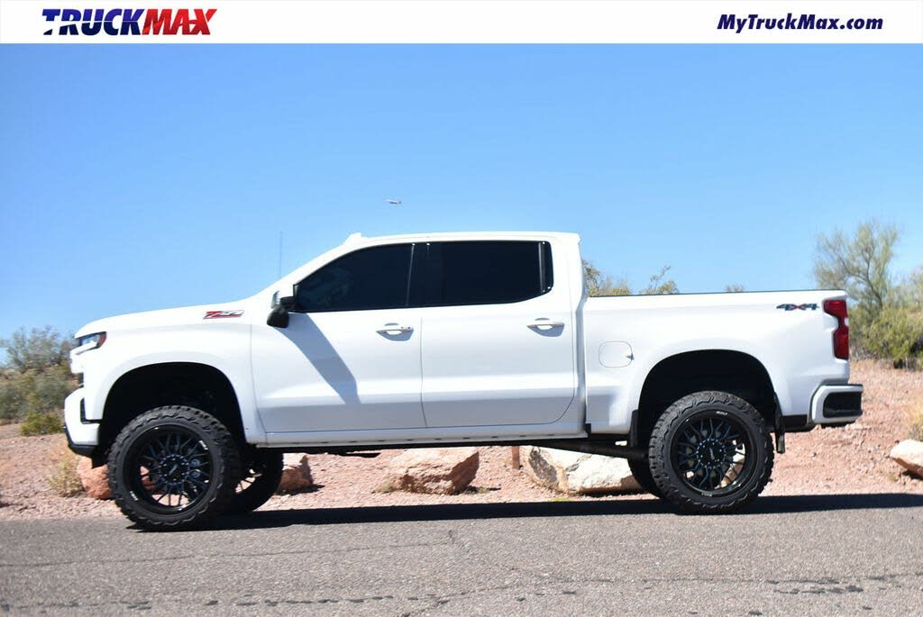 2022 White Chevy Silverado Lifted