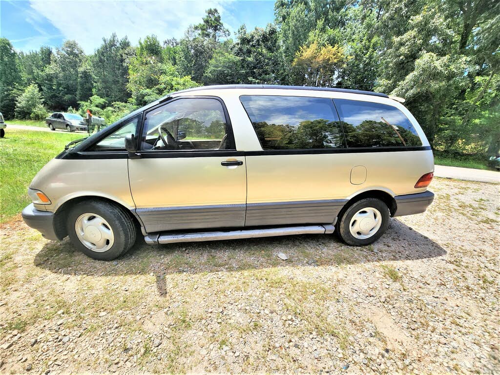 Car Toyota Previa