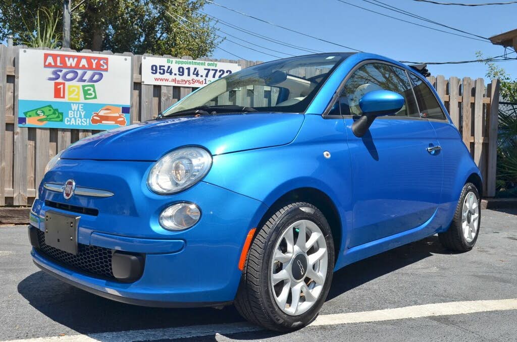 Blue Fiat 500 Pop