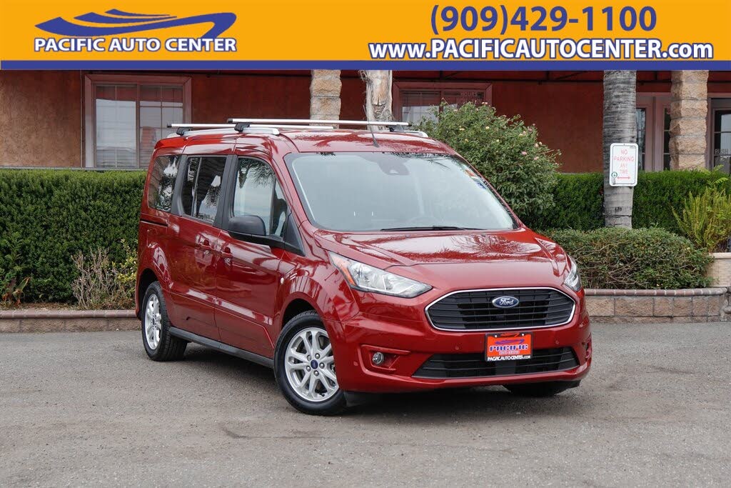 2022 Ford Transit Connect Red
