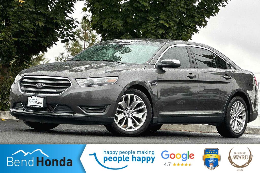 2022 Ford Taurus Silver