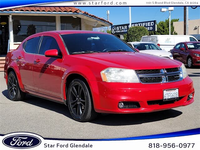 Red 2022 Dodge Avenger Wheels