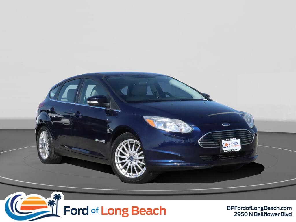 Electric blue ford focus store