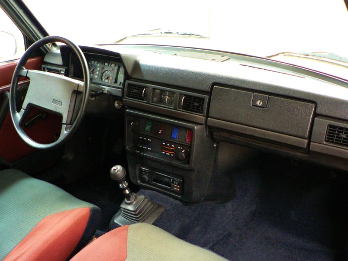 Volvo 240 Dash