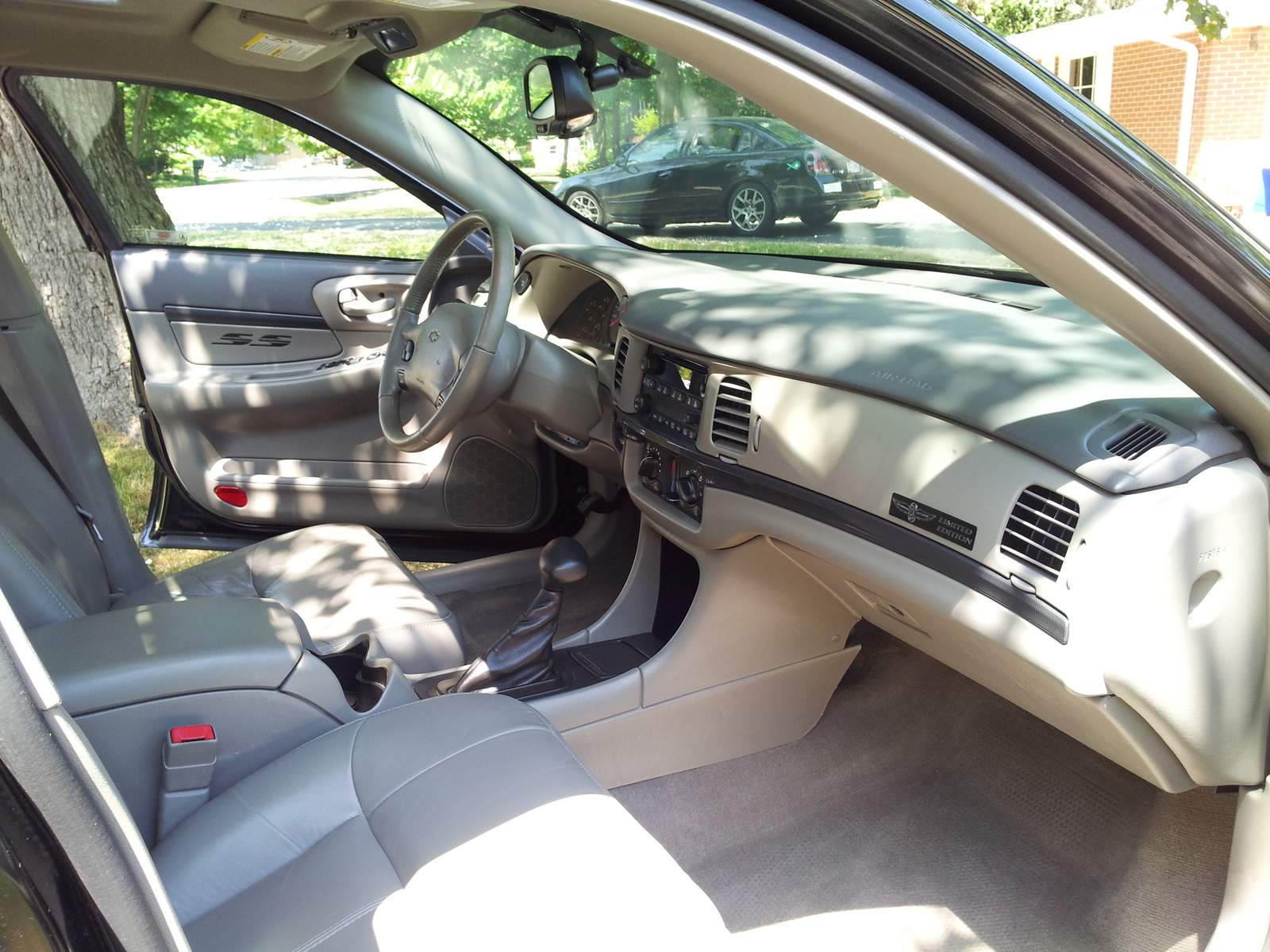 2004 Chevy Impala Interior