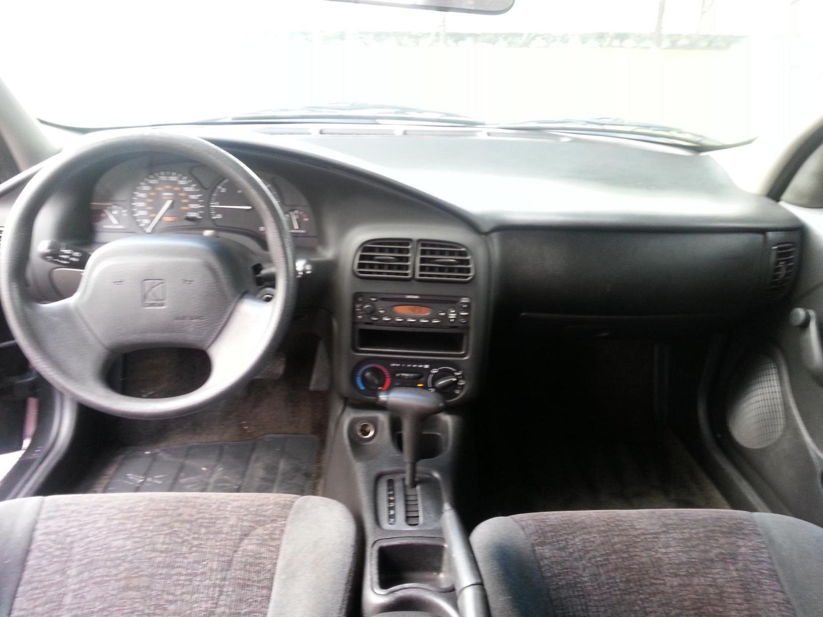 Saturn S Series 2002 Interior