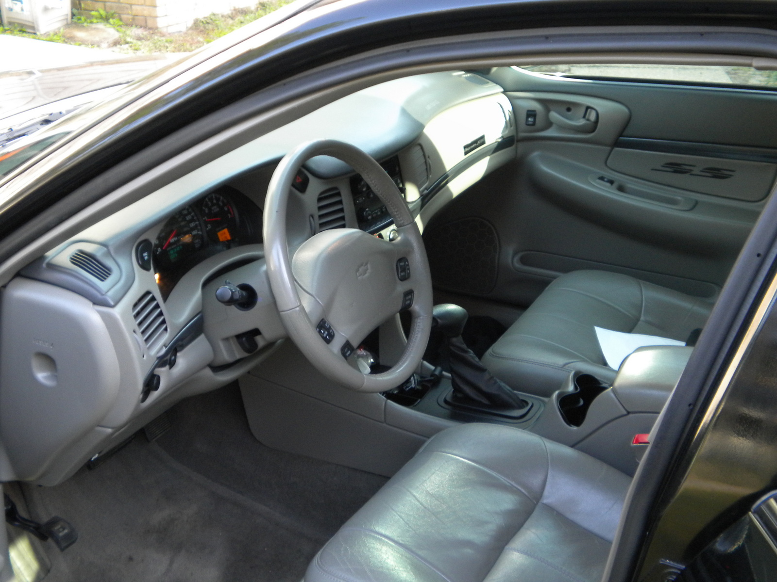 2004 Chevy Impala Interior
