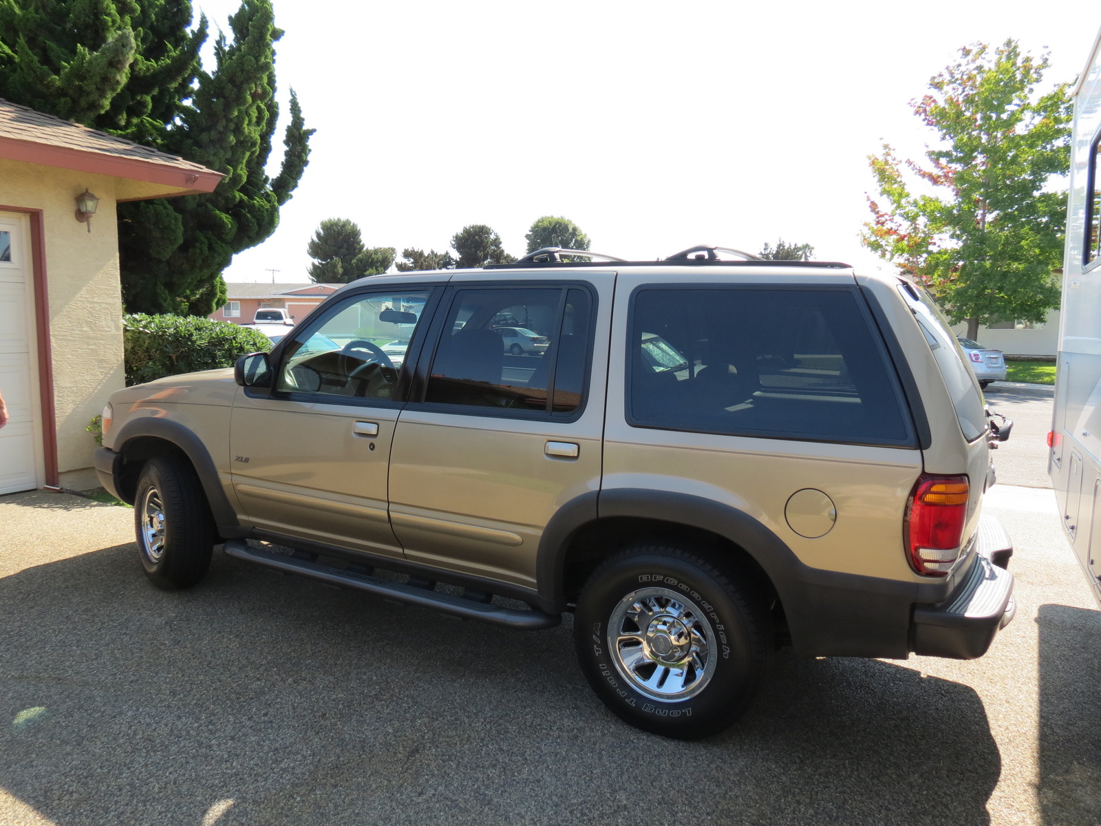 2000 Ford Explorer - Exterior Pictures - CarGurus