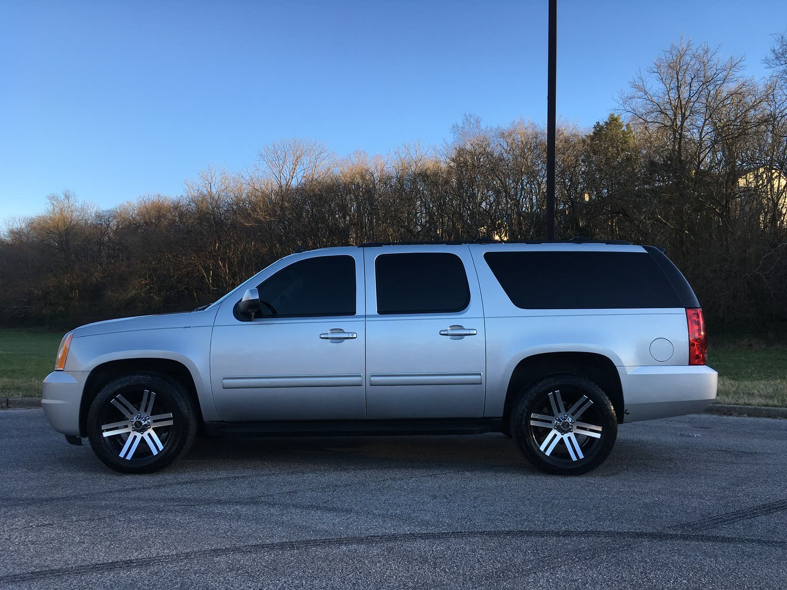 2012 Gmc Yukon Xl Overview Cargurus