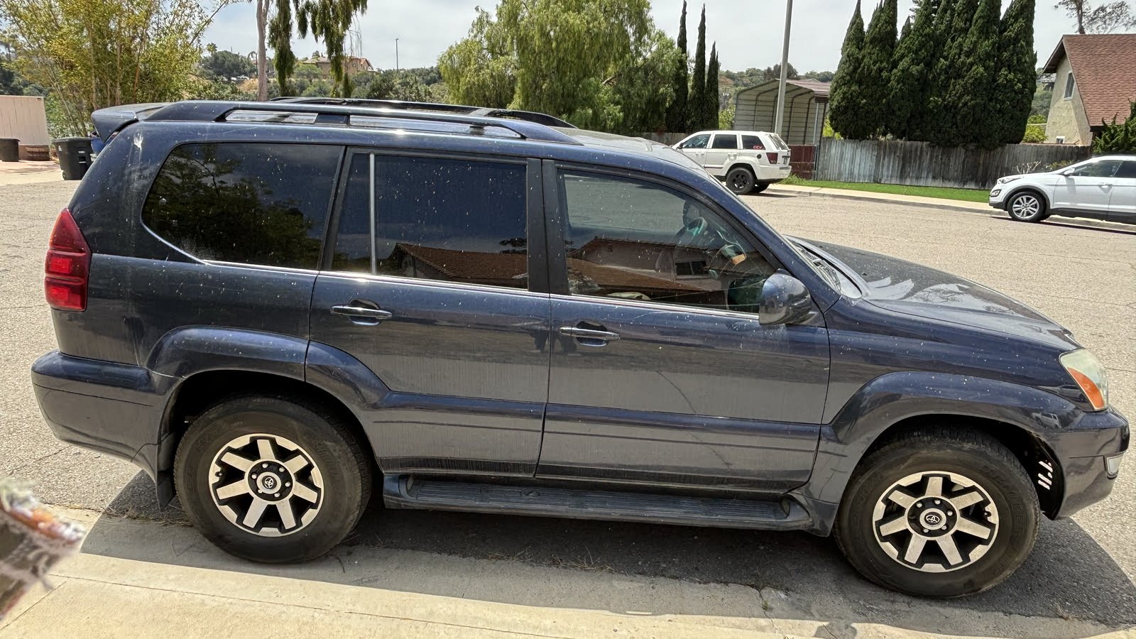 GMC Yukon vs Lexus GX Comparison - CarGurus
